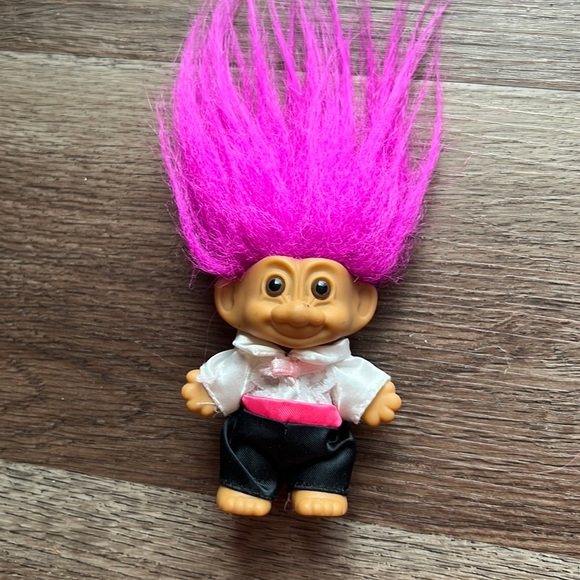 Russ Berrie | Toys | Vintage Russ Berrie Troll Doll Neon Pink Hair ...